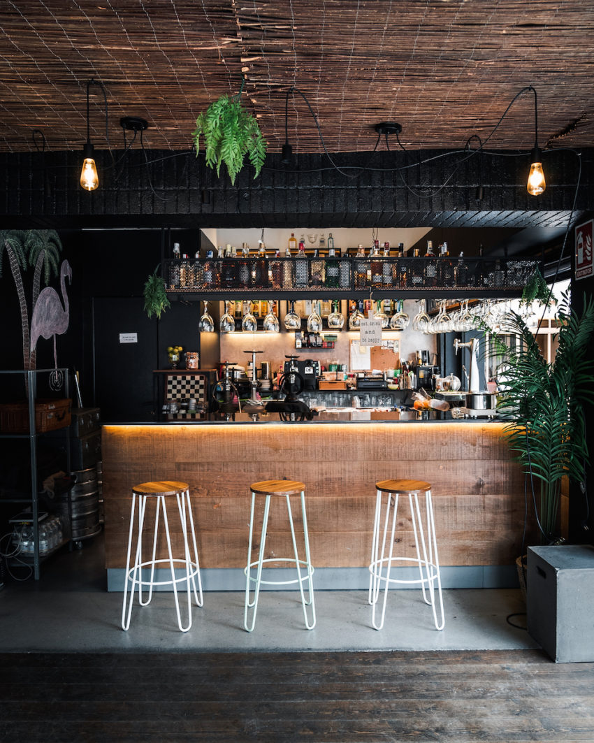 Expo Bar, un clásico en la Playa de San Juan - Chic Trends