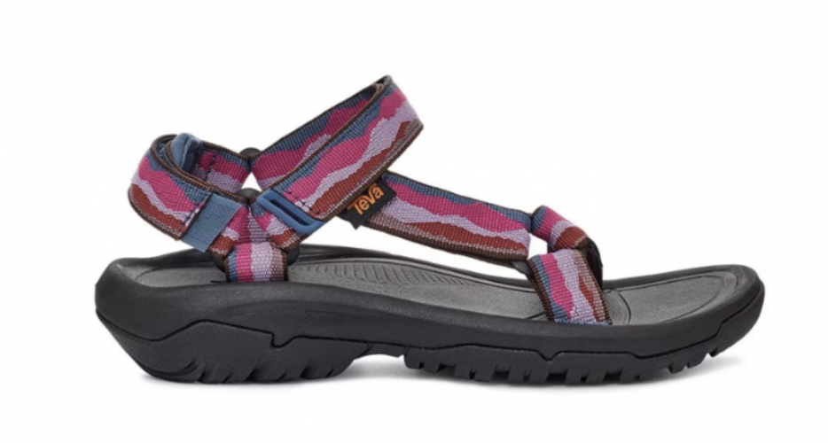 Sandalias Teva X Chloé, las que tu pies van a querer este verano - Chic ...